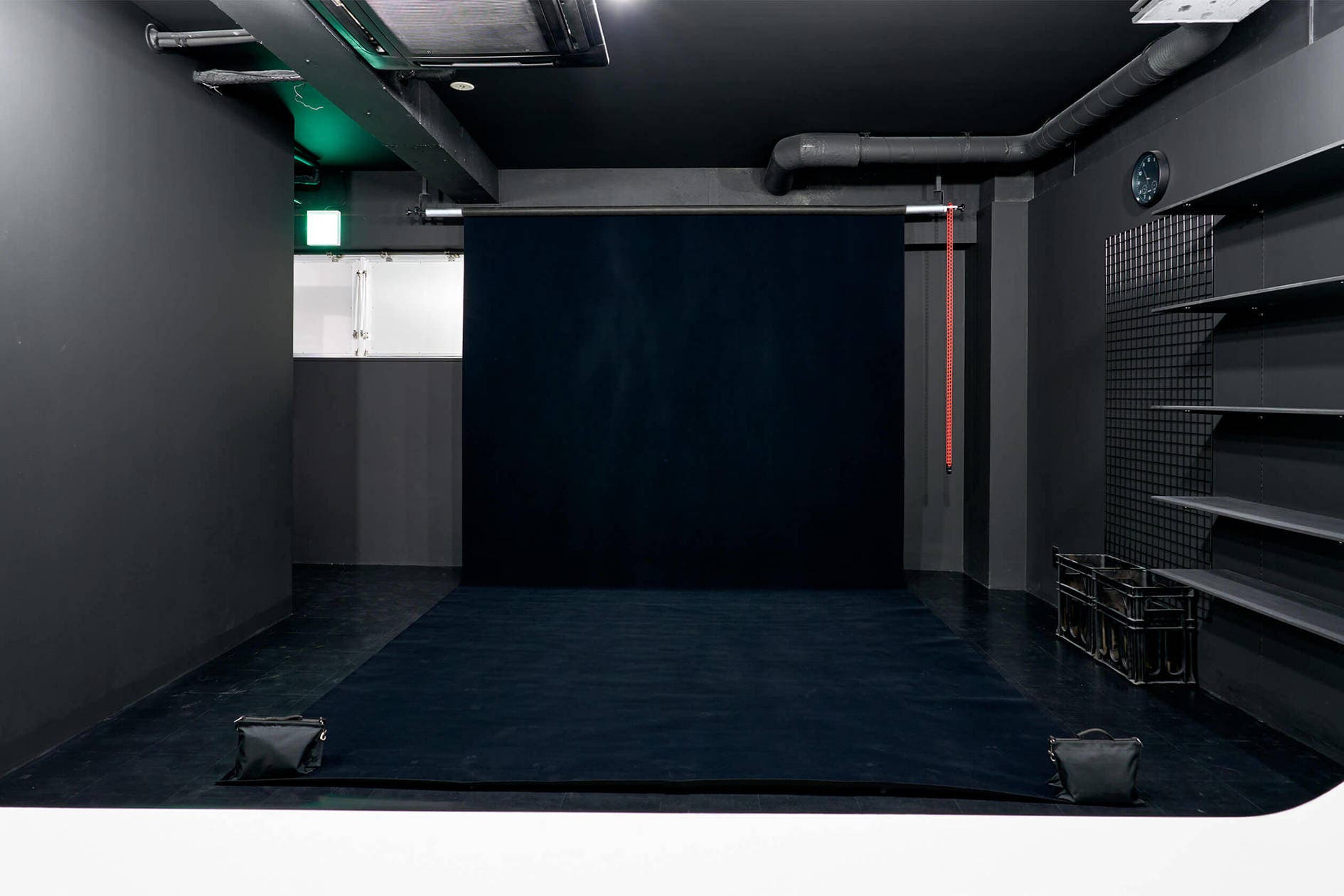 青山一丁目駅から徒歩7分･外苑前駅から徒歩4分｜白ホリと黒背景が使える無料機材が豊富に揃った格安レンタル撮影スタジオの写真13