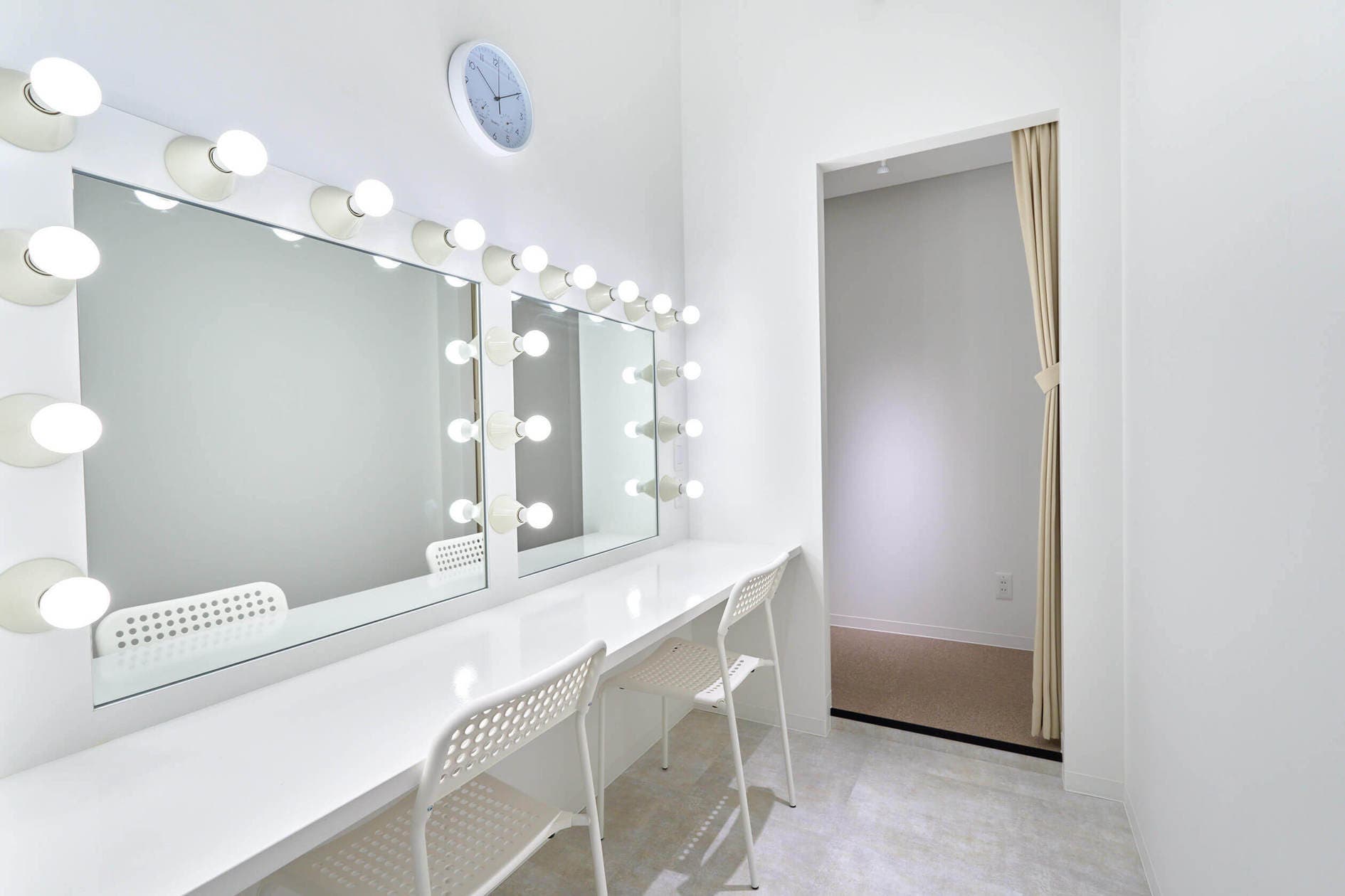 青山一丁目駅から徒歩7分･外苑前駅から徒歩4分｜白ホリと黒背景が使える無料機材が豊富に揃った格安レンタル撮影スタジオの写真15