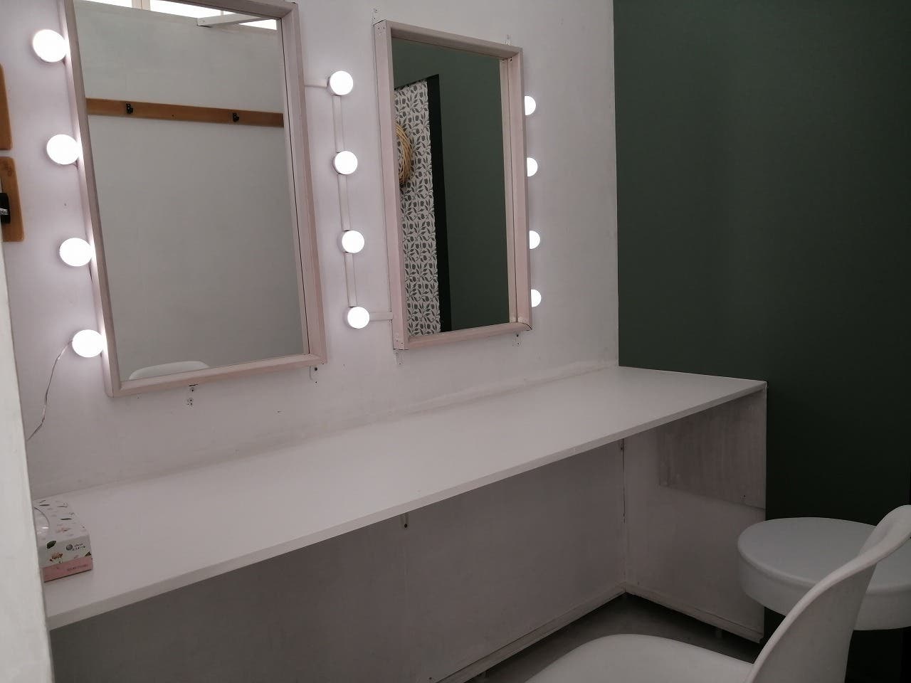 水道橋徒歩1分/自然光【限定格安プランあり】直射光の差し込むサンルーム/様々な背景、壁を撮影可/ビュースタジオの写真16