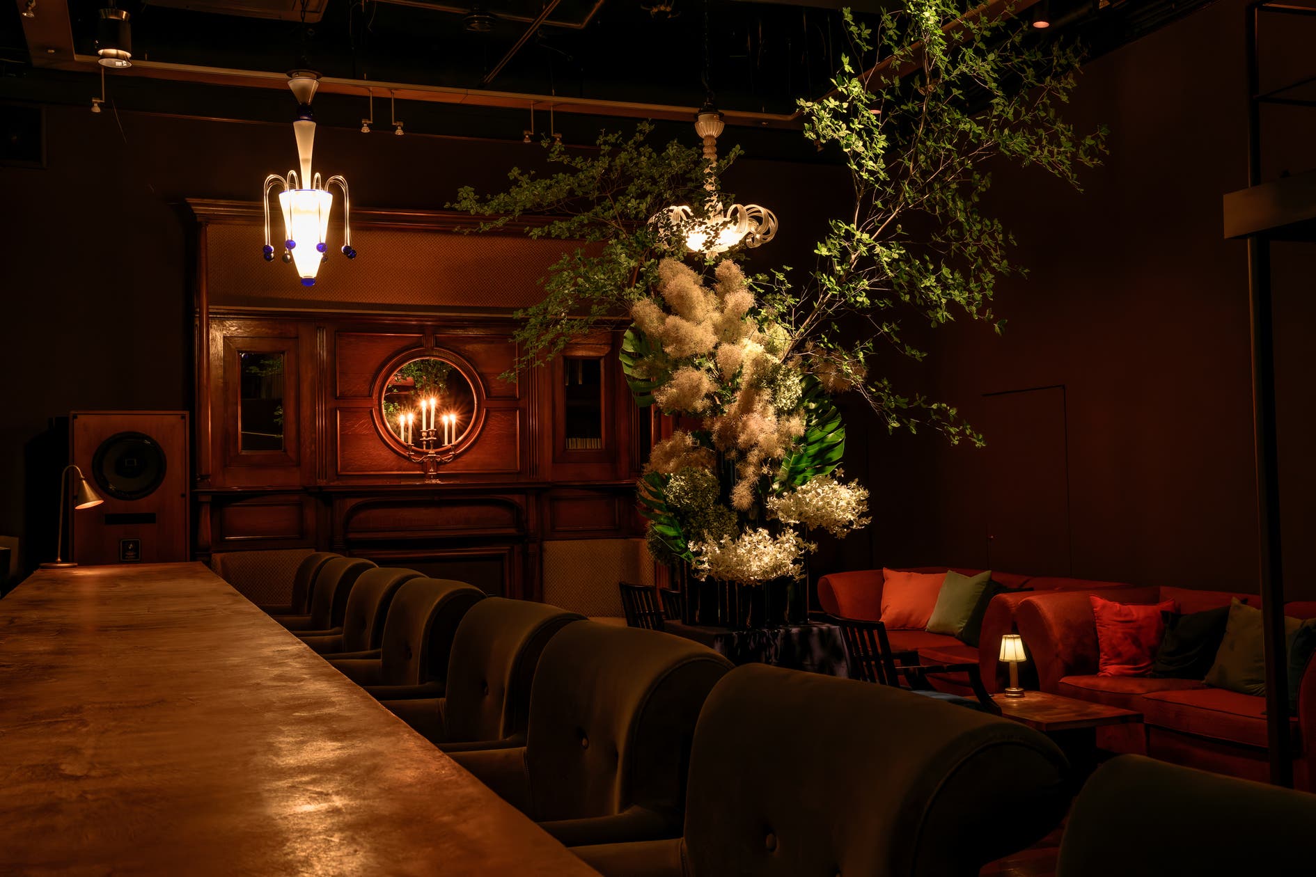 恵比寿駅3分、大きな開放的な窓と天高4m以上のバーの写真9