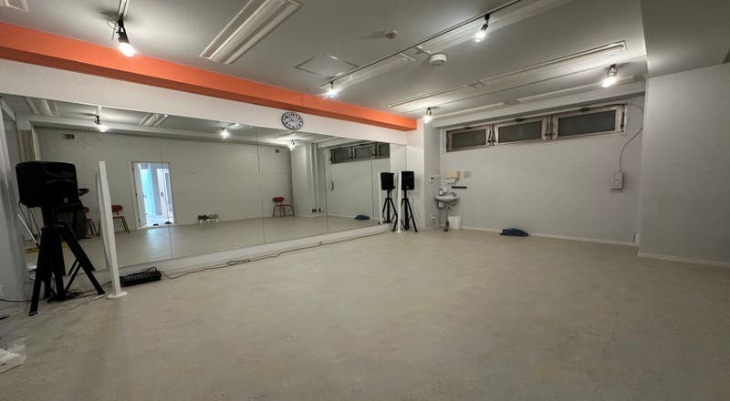 【武蔵小杉徒歩6分】ダンス、ヨガ、舞台 l 大型ミラー、音響、ロビー完備