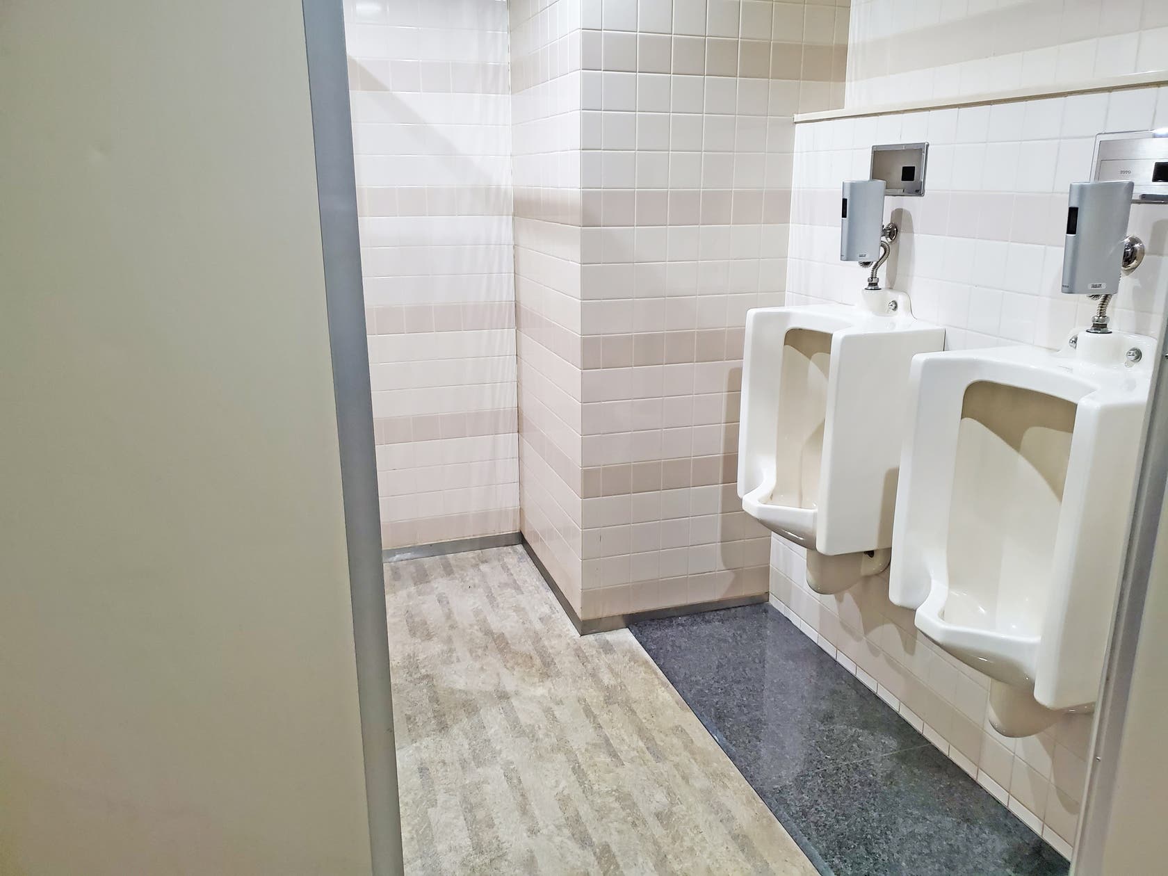 4F【本町駅から徒歩0分！】２０～７0名まで。無料備品も多数！の写真22