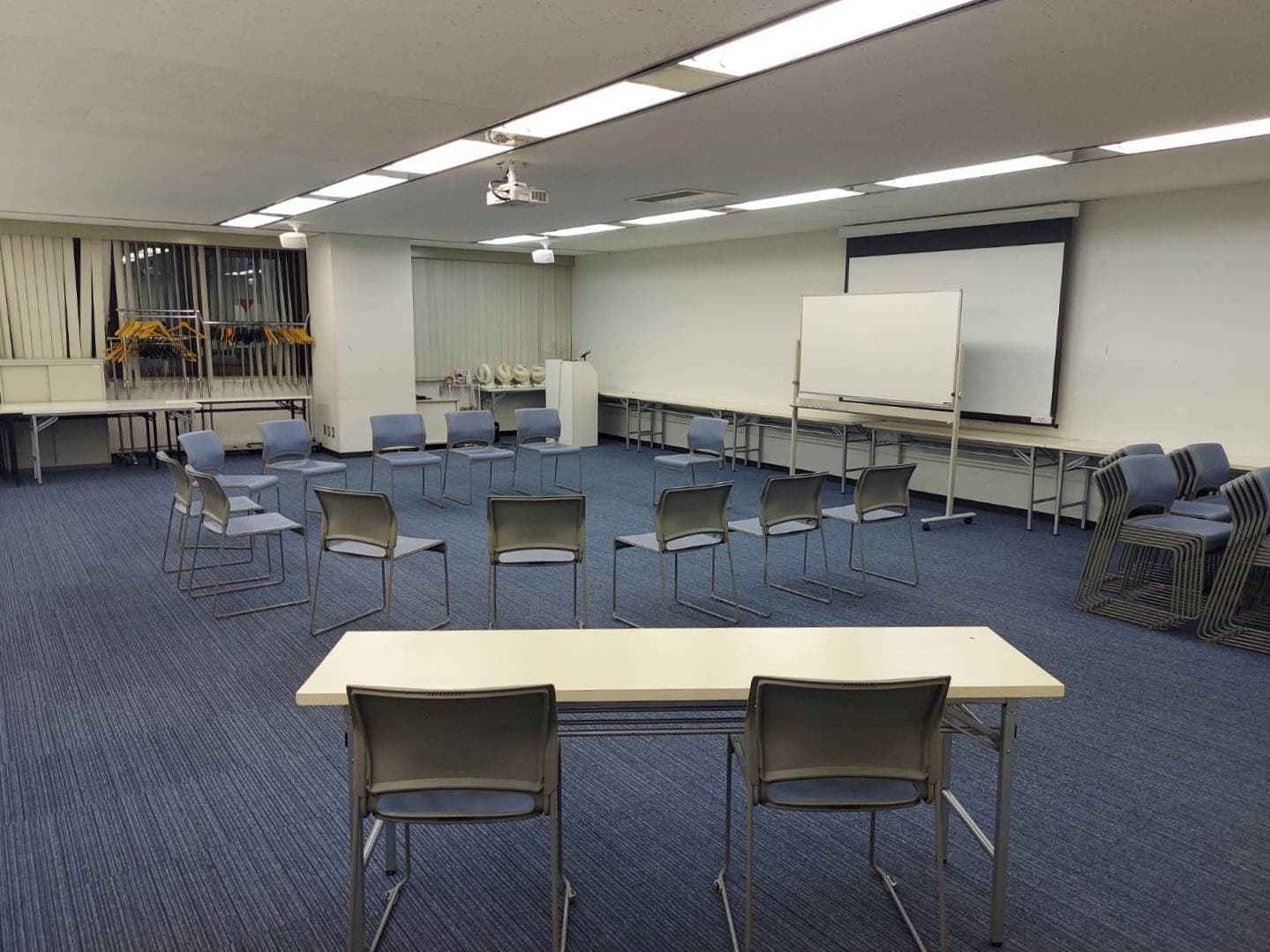 4F【本町駅から徒歩0分！】２０～７0名まで。無料備品も多数！の写真10