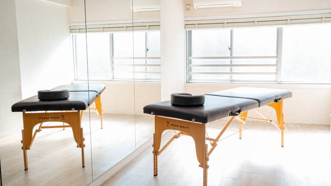 恵比寿駅徒歩3分|日差しで明るい!広々とした清潔な完全個室|トレーニング ヨガ 整体に!の写真4