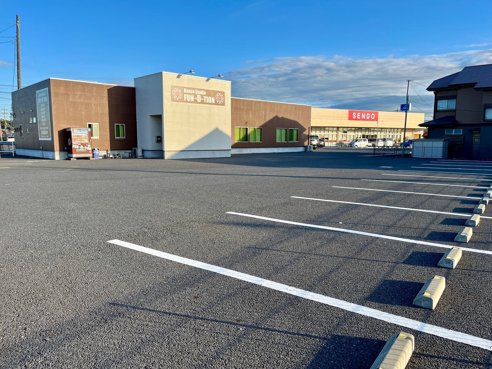 【デカスタ／14m×8m／最大40名】新茂原駅徒歩6分・駐車場35台。ダンスレッスン／舞台／リハーサルなどに最適なスタジオの写真4