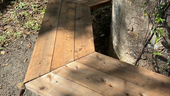 駐車場1台/逗子駅徒歩9分/前日予約可♪シンボルツリーを囲むベンチがある167坪の庭の写真5