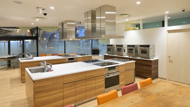 地下鉄千代県庁口直結!ショールームのクッキングエリアをレンタルしませんか?の写真1