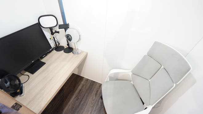 <ワークスポット葛飾>コインランドリー内のワークブース💼光回線Wi-Fi📶モニター🖥テレワーク/Web会議/自習/作業の写真1