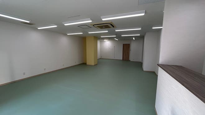 JR美章園駅から徒歩5分の好立地で撮影、芝居練習、ヨガ・ピラティス・ダンスレッスンなど、多彩な用途に対応できる多機能スペースですの写真3