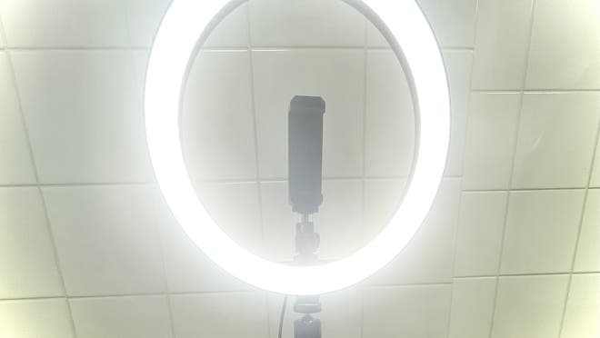 西新宿駅徒歩3分 新宿駅徒歩12分 スタジオ 新大久保 中野坂上 撮影 自然光 展示会 個展 ポートレートの写真11