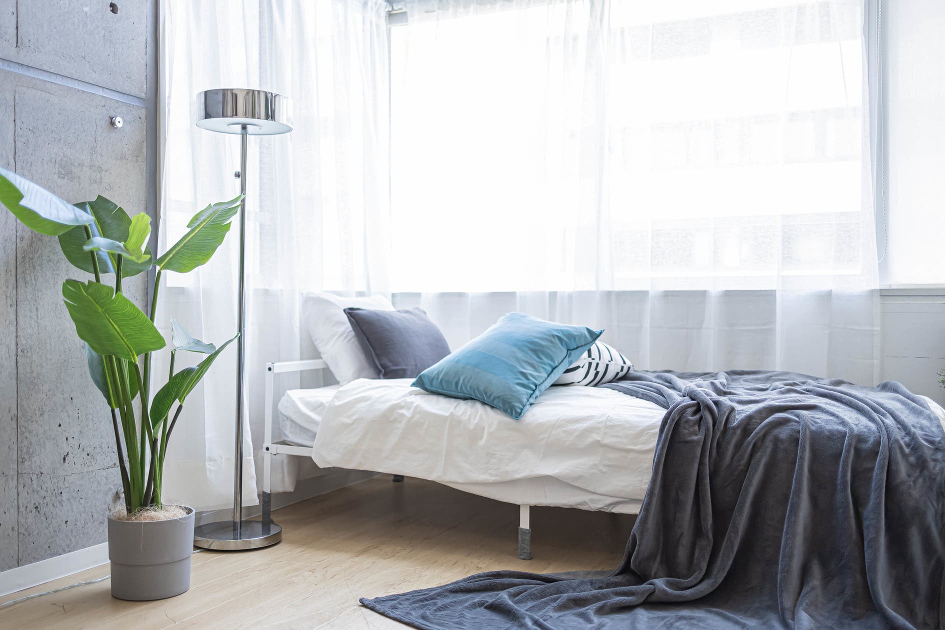 Ａ２．［天井高4M・2面採光］多面性のあるスタイリッシュ空間　MV/対談/カフェ/バス/ベッドの写真3