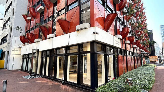 【1F路面店】南船場のランドマークビルにある、心斎橋駅、本町駅すぐのレンタルスペース。【大阪市中央区】の写真1