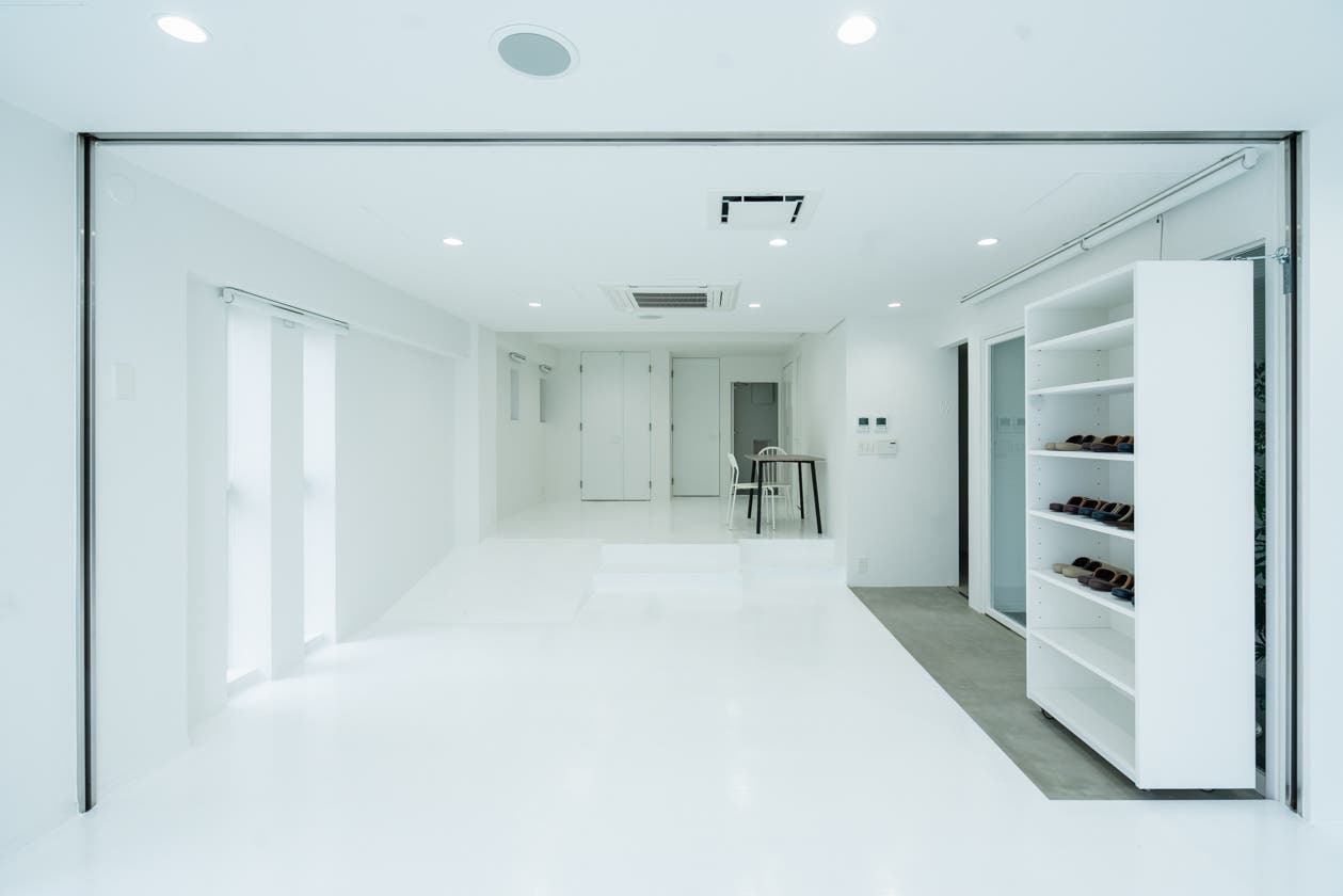 【撮影・配信に最適】白基調×自然光×天高4.6m／ホテルライクな控室＆導線完備／ワークショップ・イベントにもの写真5