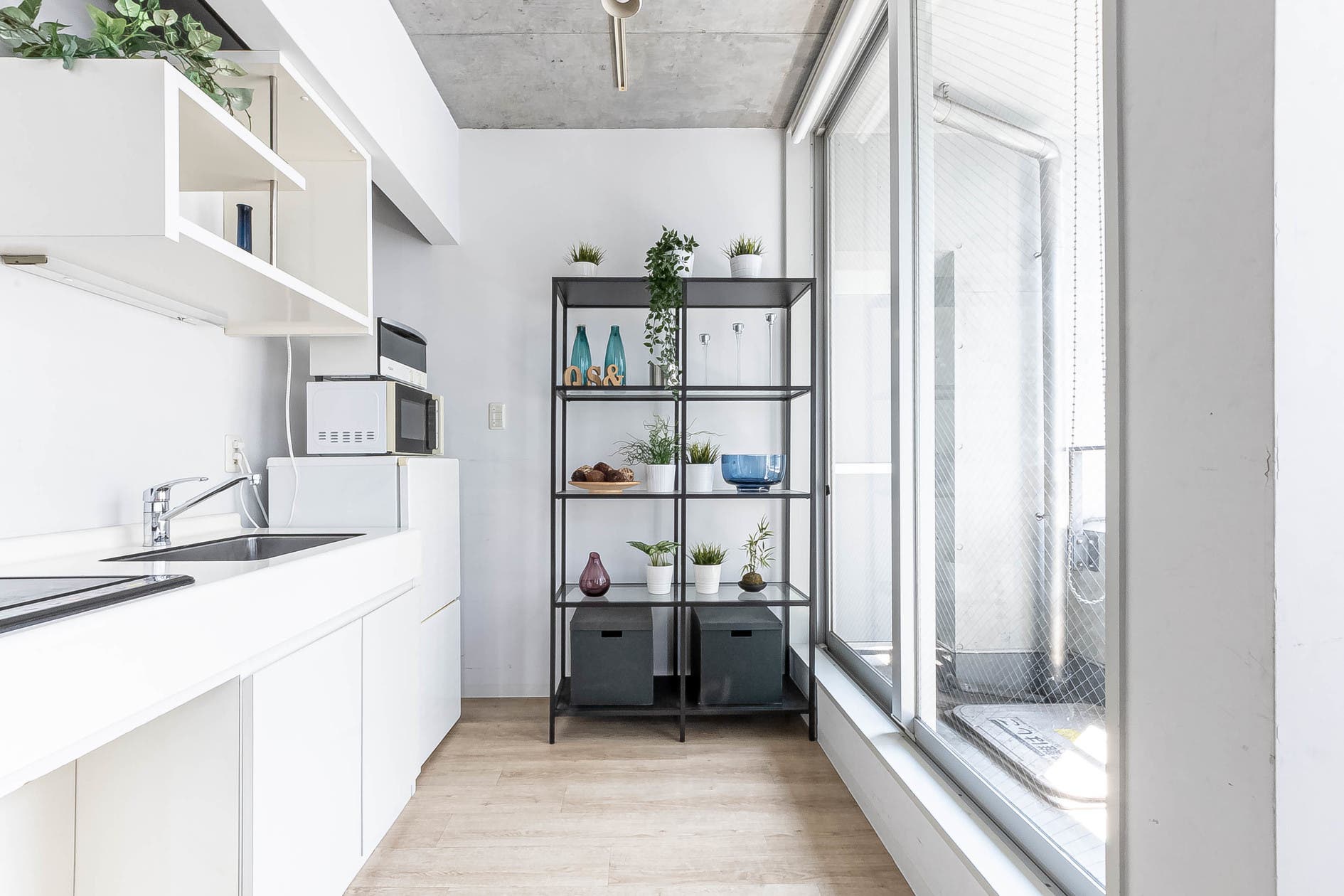 Ａ１．［天井高4M・2面採光］自然光×コンクリが生み出すデザイン空間の写真24