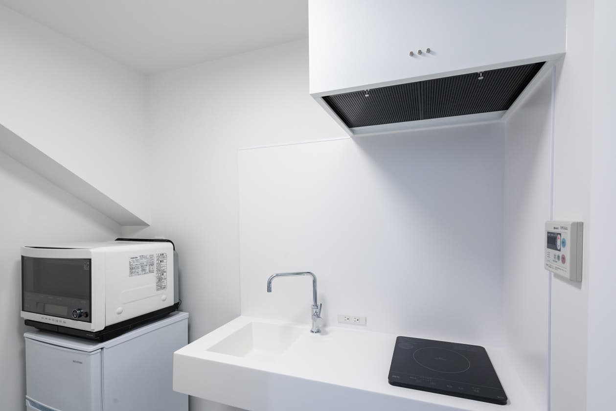 【撮影・配信に最適】白基調×自然光×天高4.6m／ホテルライクな控室＆導線完備／ワークショップ・イベントにもの写真12