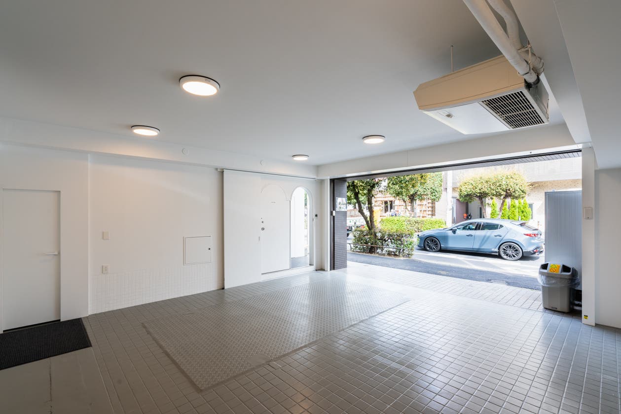 【撮影・配信に最適】白基調×自然光×天高4.6m／ホテルライクな控室＆導線完備／ワークショップ・イベントにもの写真21