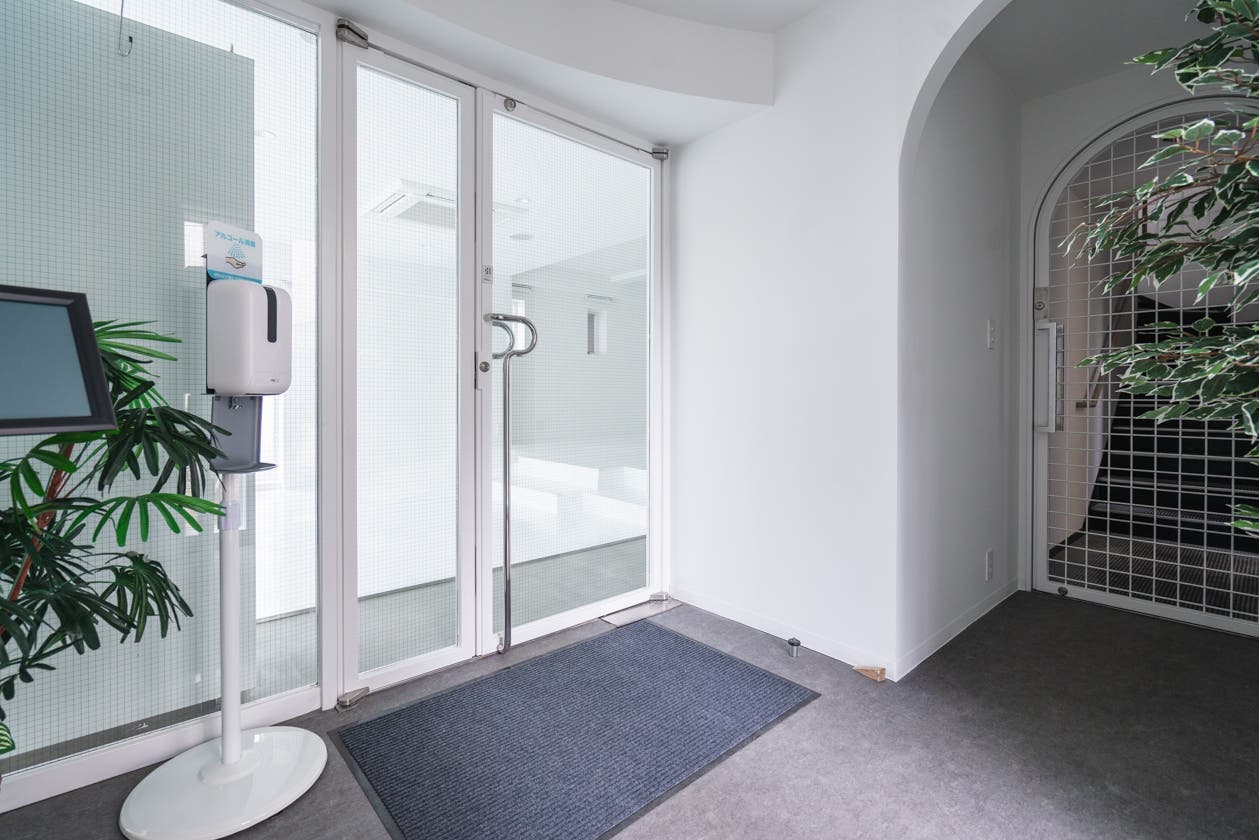 【撮影・配信に最適】白基調×自然光×天高4.6m／ホテルライクな控室＆導線完備／ワークショップ・イベントにもの写真27