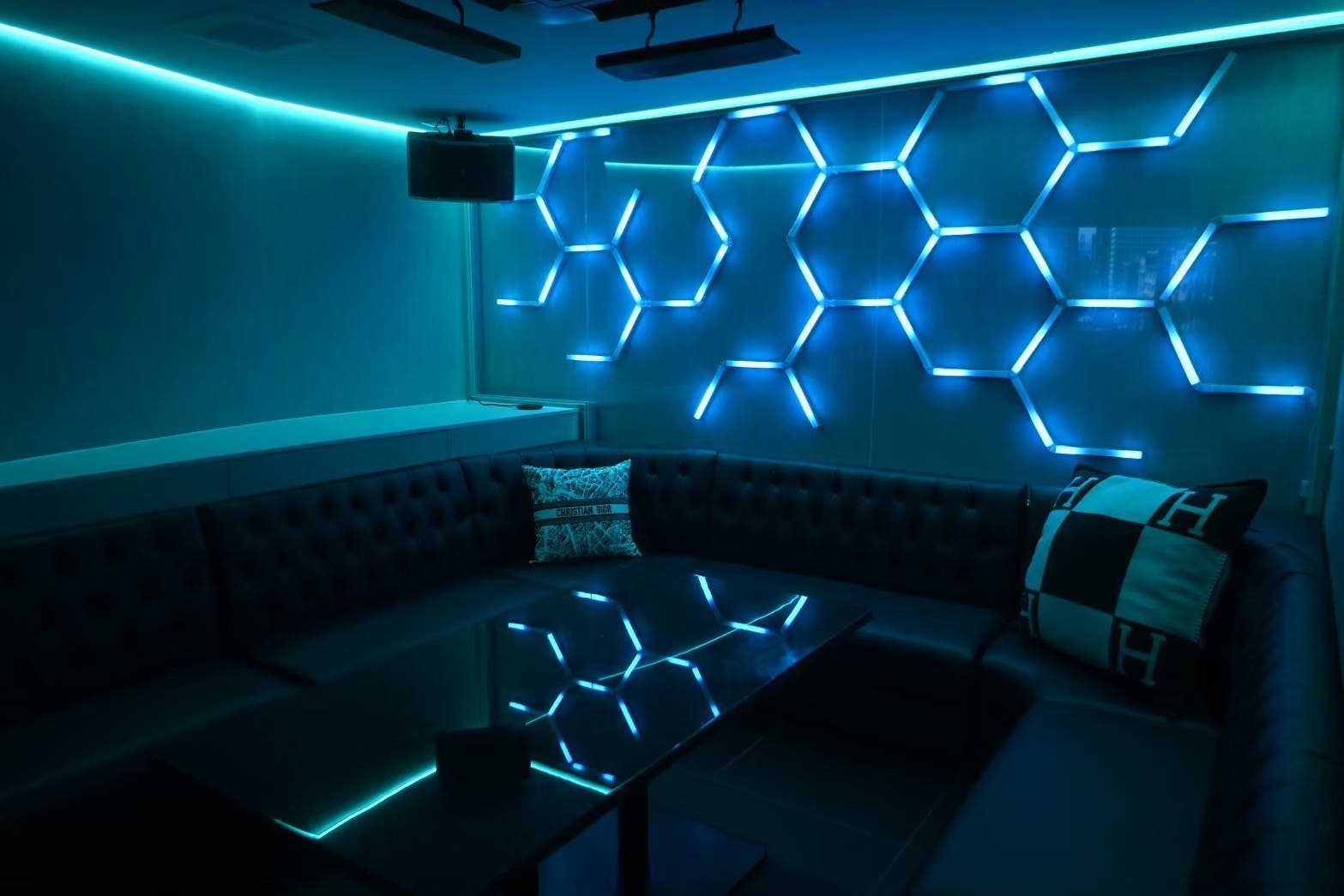 六本木駅から徒歩5分　内装にこだわったBARのV VIPルームの写真3