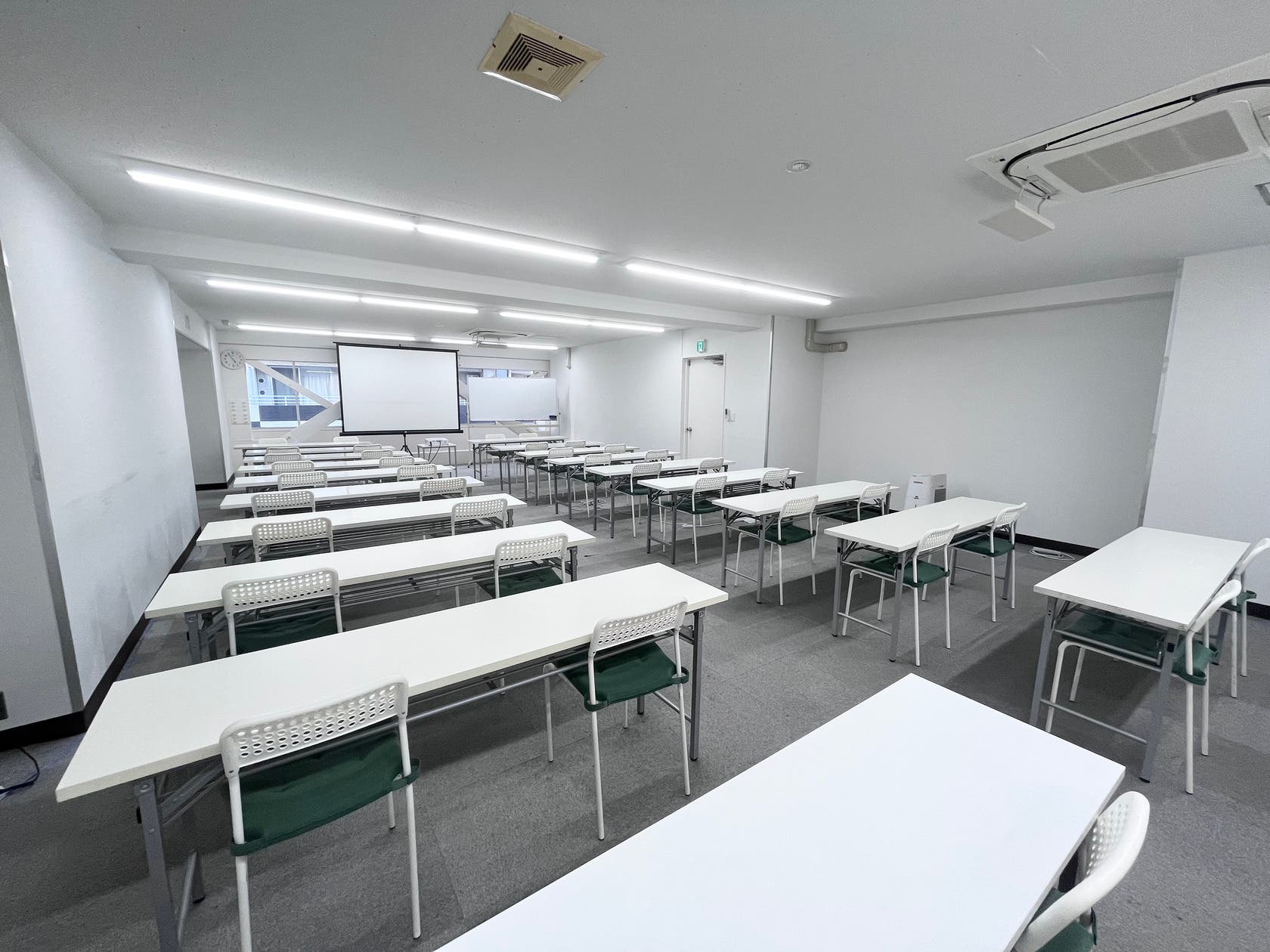 ⭐NEW⭐【馬喰町駅徒歩１分✨】会議・研修・試験会場・WEBセミナー・ZOOM快適ビジネス仕様■5階A会議室の写真3