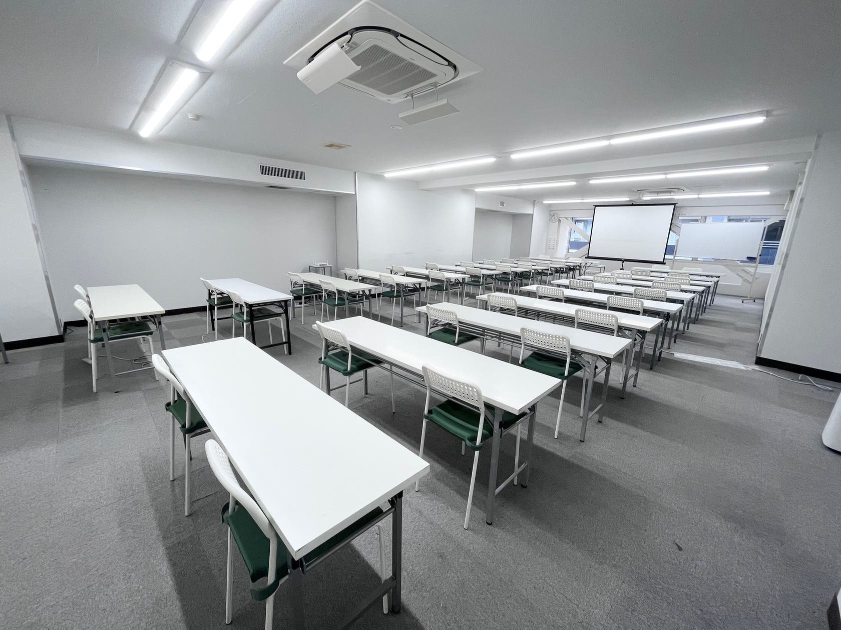 ⭐NEW⭐【馬喰町駅徒歩１分✨】会議・研修・試験会場・WEBセミナー・ZOOM快適ビジネス仕様■5階A会議室の写真4