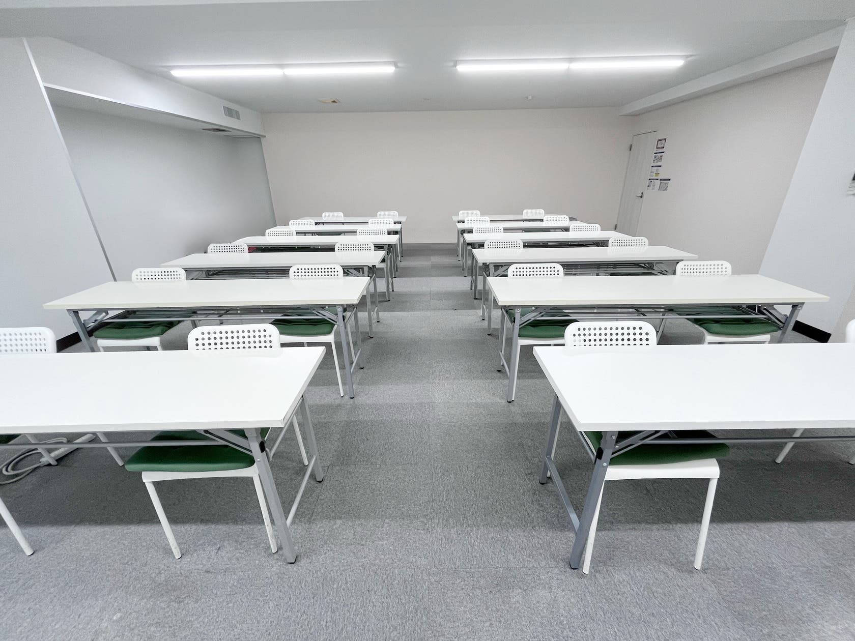 ⭐NEW⭐【馬喰町駅徒歩１分✨】会議・研修・試験会場・WEBセミナー・ZOOM快適ビジネス仕様■4階C会議室の写真2