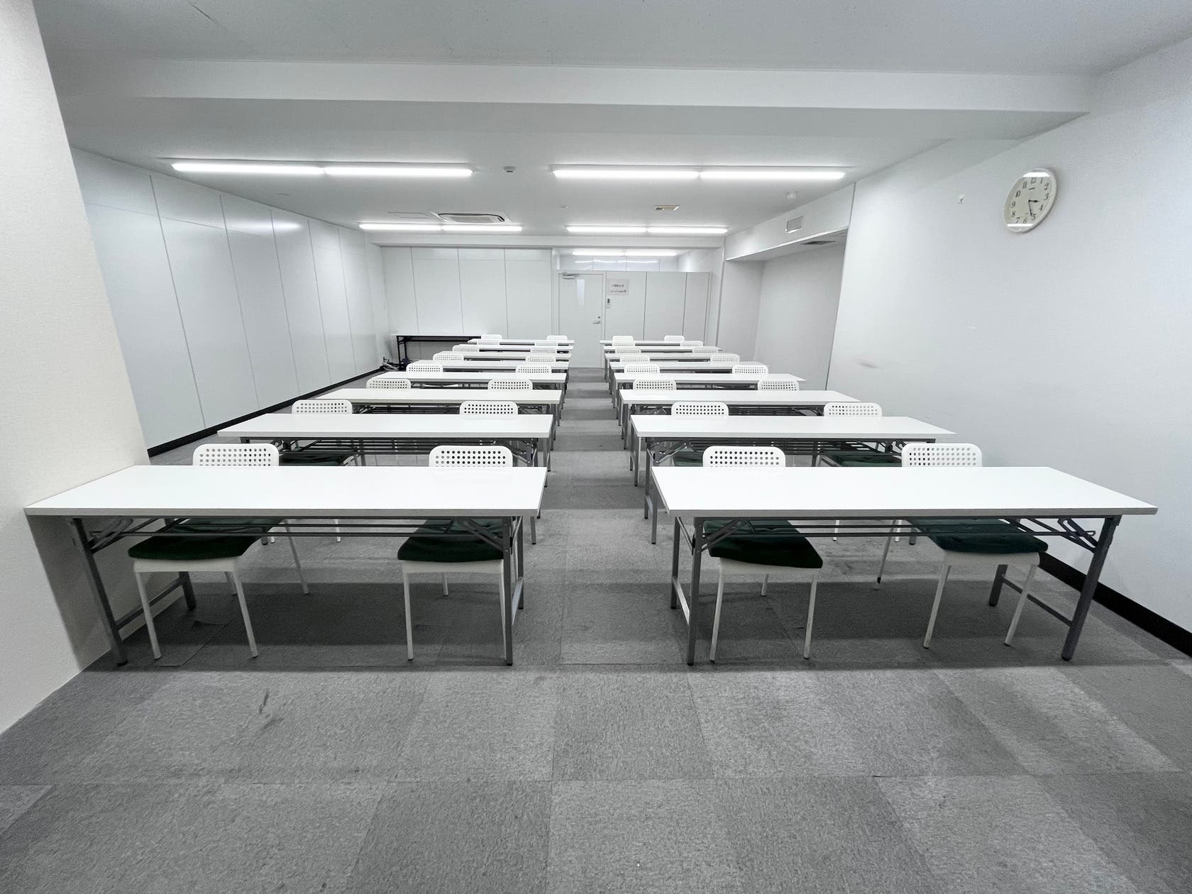 ⭐NEW⭐【馬喰町駅徒歩１分✨】会議・研修・試験会場・WEBセミナー・ZOOM快適ビジネス仕様■5階B会議室+控室の写真1