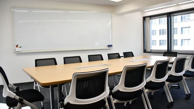 RoomD【外苑前駅から徒歩20秒!】12名。高速インターネット!飲食物持込可(ゴミ持ち帰り不要)!受付常駐で安心!の写真1