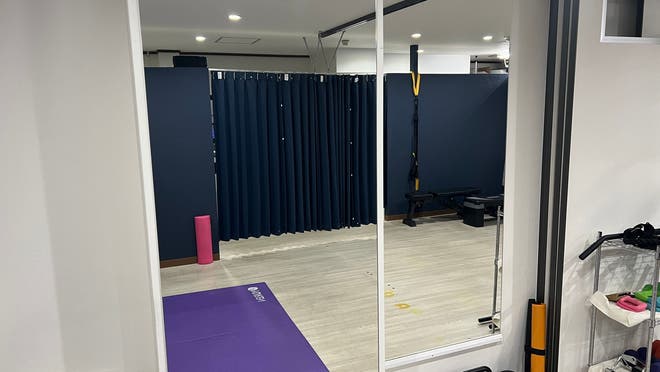伏見桃山駅徒歩3分 個室パーソナルトレーニングジム ヨガ マッサージ 筋トレ セミナーの写真2
