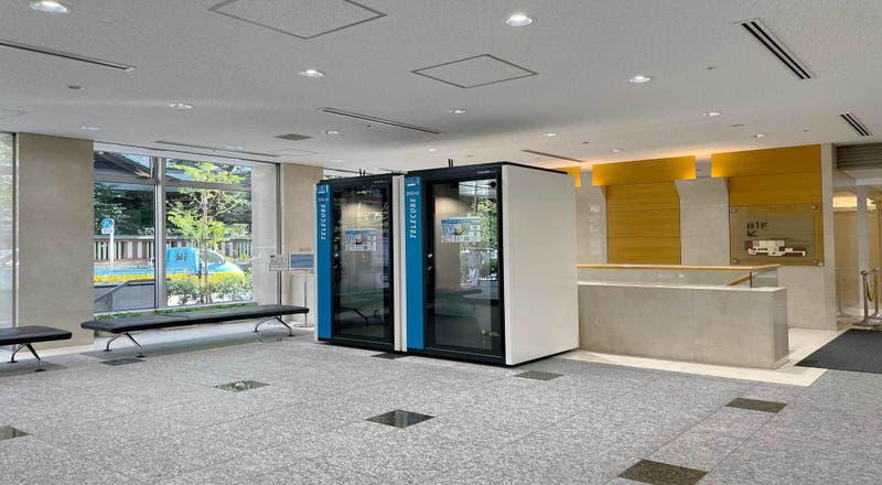 【テレキューブ】虎ノ門ダイビルイーストの個室型ワークブース（244-02）です。視線と音を遮る、プライベートな集中環境。