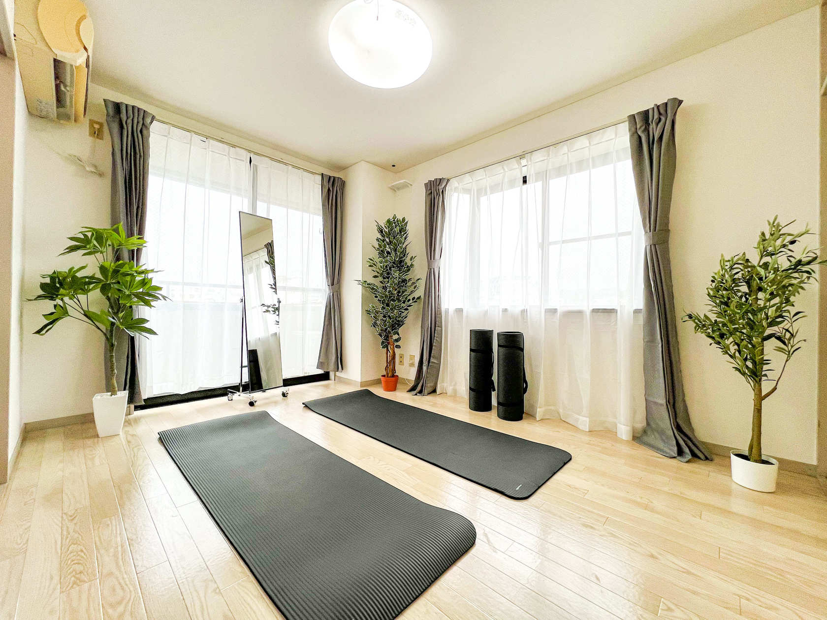 【小田原駅5分、12名利用可】完全個室！施術台・映画鑑賞設備あり！ WIFI無料！貸し会議室ユニエル 小田原Aの写真7