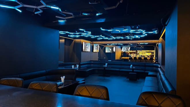 六本木駅から徒歩5分 内装にこだわったBARのメインフロアの写真1