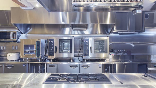 表参道駅より徒歩9分。2組のクッキングシーンが撮影可能な本格ダブルキッチンスタジオ。の写真4