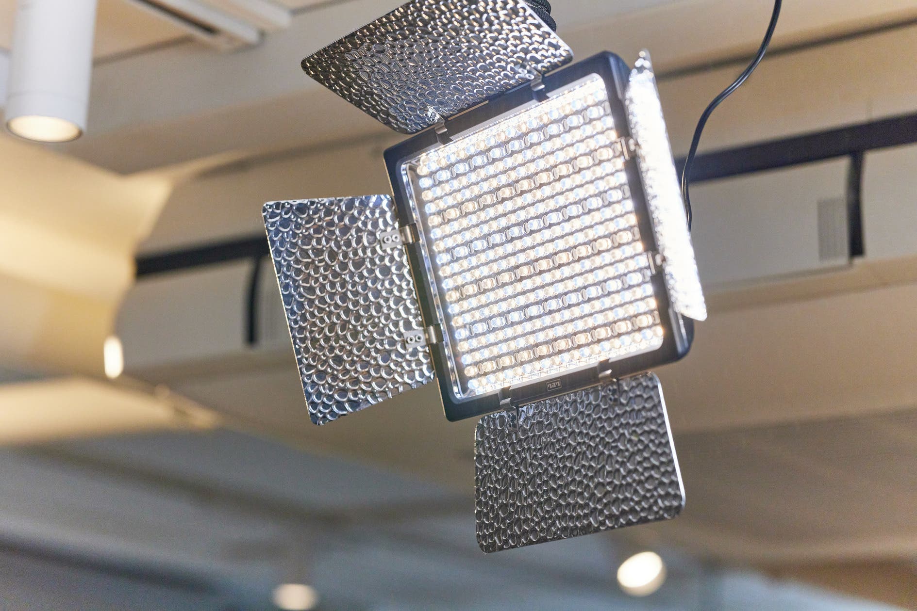 表参道駅より徒歩9分。2組のクッキングシーンが撮影可能な本格ダブルキッチンスタジオ。の写真14