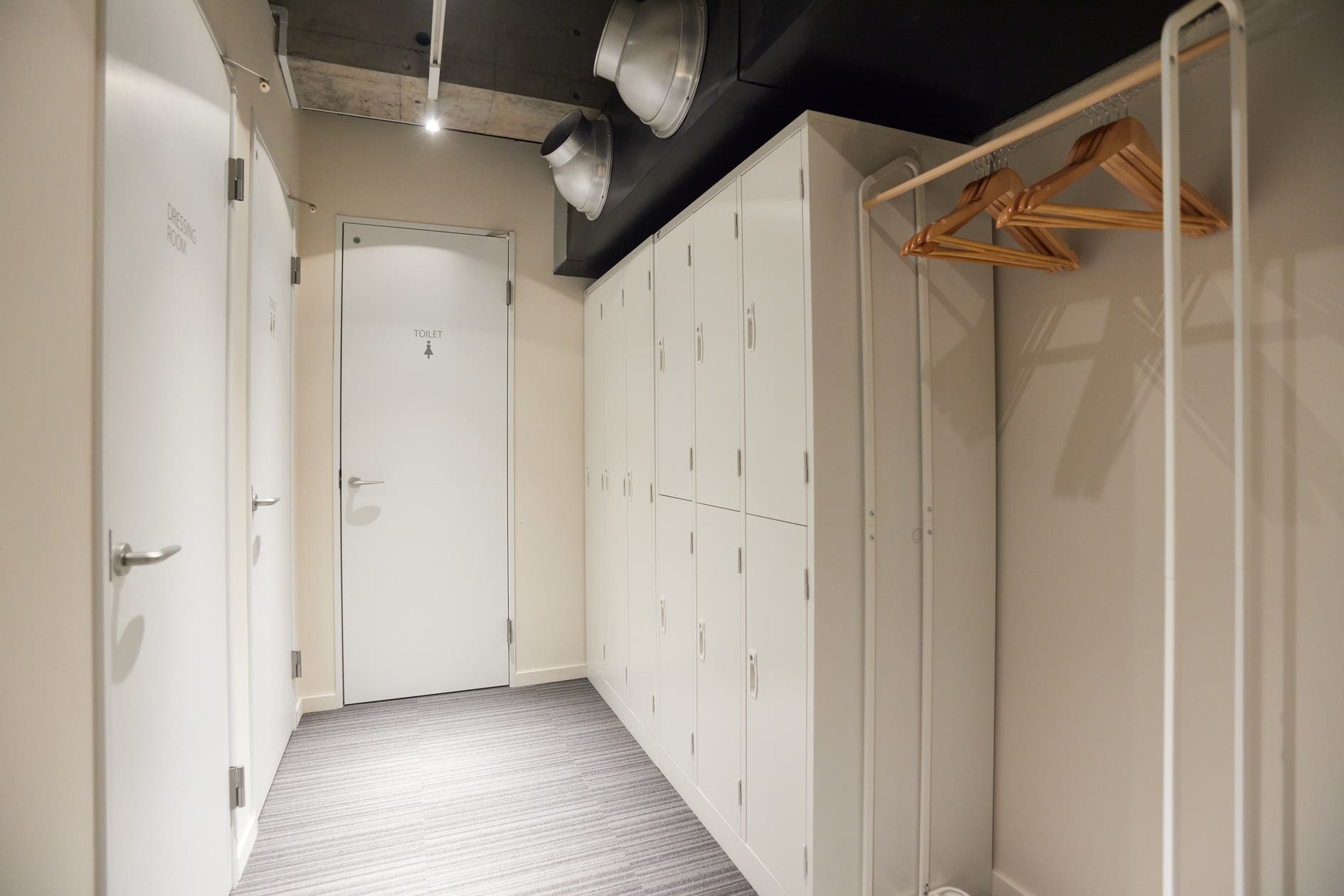 表参道駅より徒歩9分。2組のクッキングシーンが撮影可能な本格ダブルキッチンスタジオ。の写真15