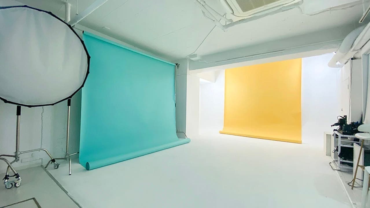 青山一丁目駅&乃木坂駅より徒歩5分。ロープライスで気軽に使えるセルフ型の本格白Rホリスタジオ！の写真3