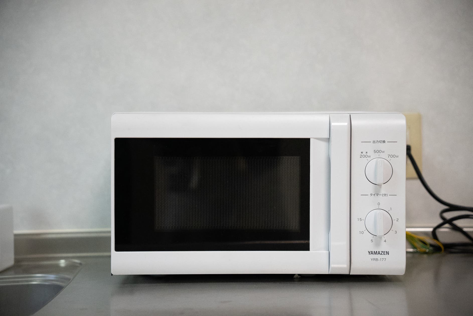 【子ども用備品が充実】アンティークドアと緑の外壁がかわいい古民家モダンな路面の広々土間スペース！の写真13