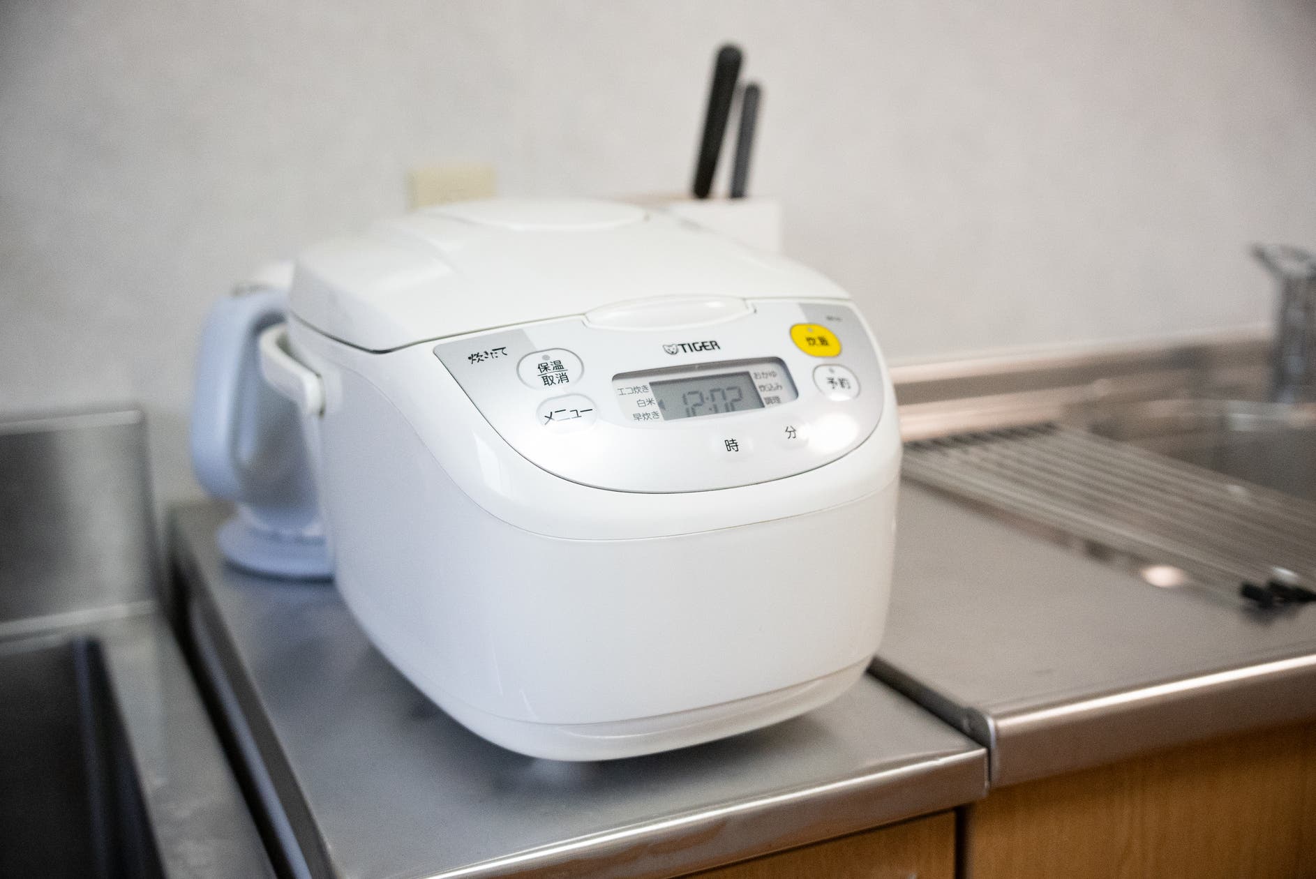 【子ども用備品が充実】アンティークドアと緑の外壁がかわいい古民家モダンな路面の広々土間スペース！の写真14