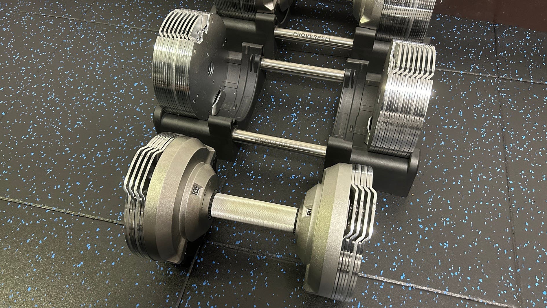 【方南町5分】ONIパワーラック、IVANKOバーベル235kg、ダンベル83kg等 こだわり抜いた機材の圧倒的トレーニング空間の写真5