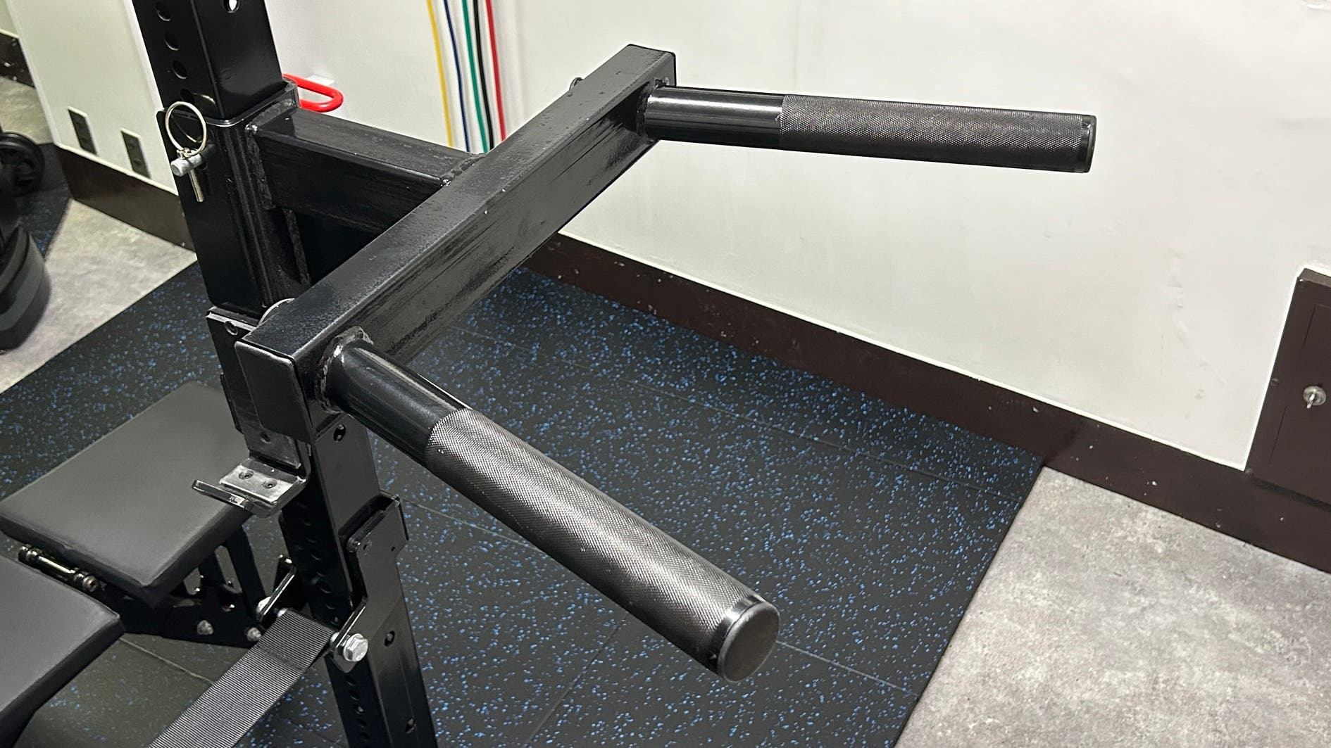 【方南町5分】ONIパワーラック、IVANKOバーベル235kg、ダンベル83kg等 こだわり抜いた機材の圧倒的トレーニング空間の写真12