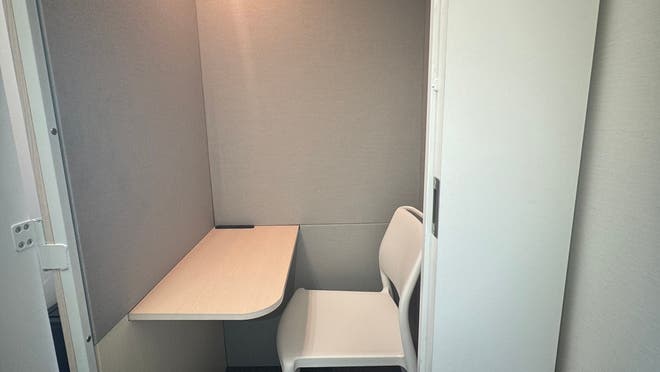 ドロップイン30分300円 四季に彩られる上野不忍池を見下ろす好立地の写真3