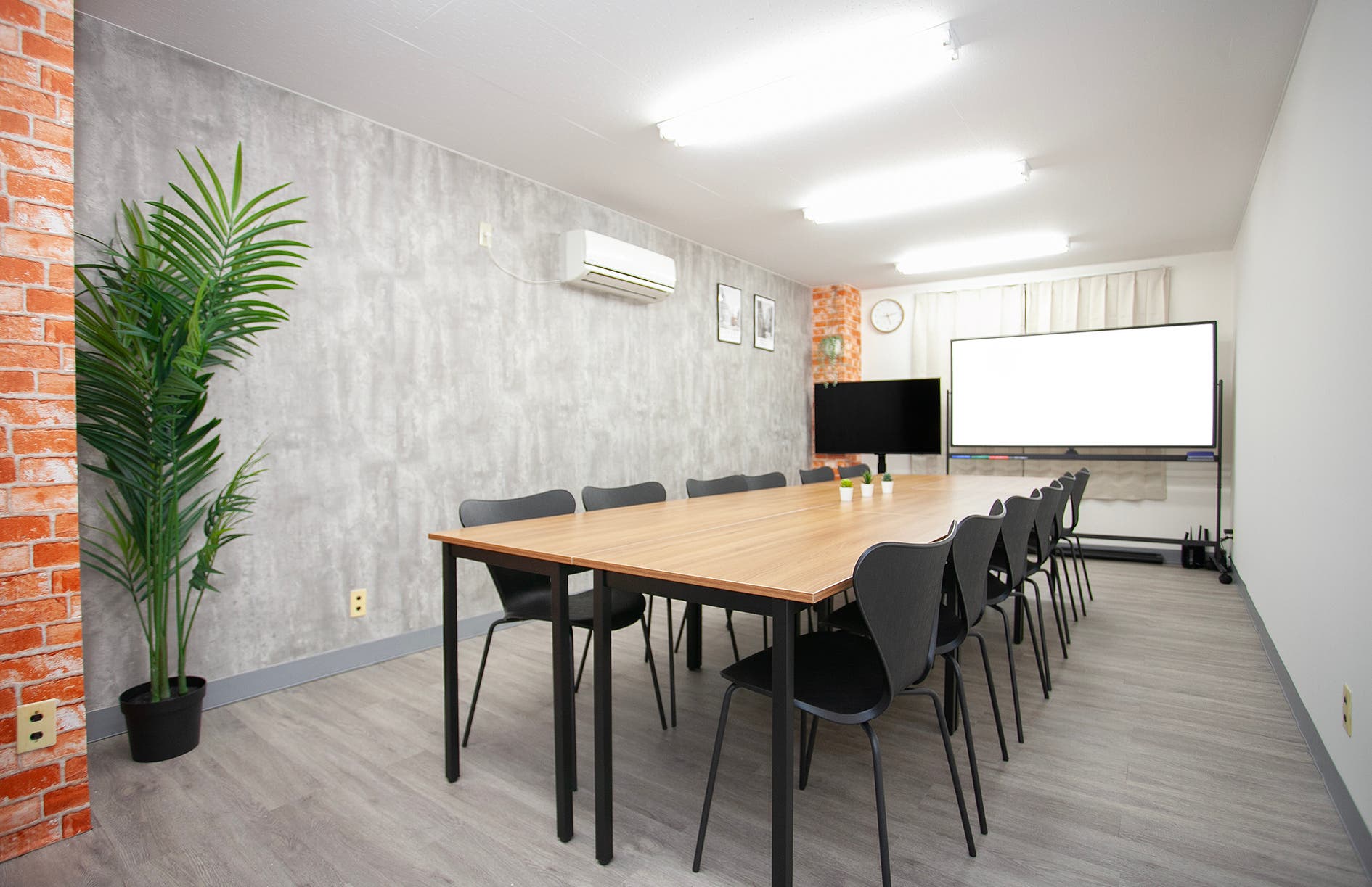 【八丁堀駅2分！20名利用可！当日予約15%OFF】綺麗な室内！高速WiFi・プロジェクター・ホワイトボード全て無料！の写真6