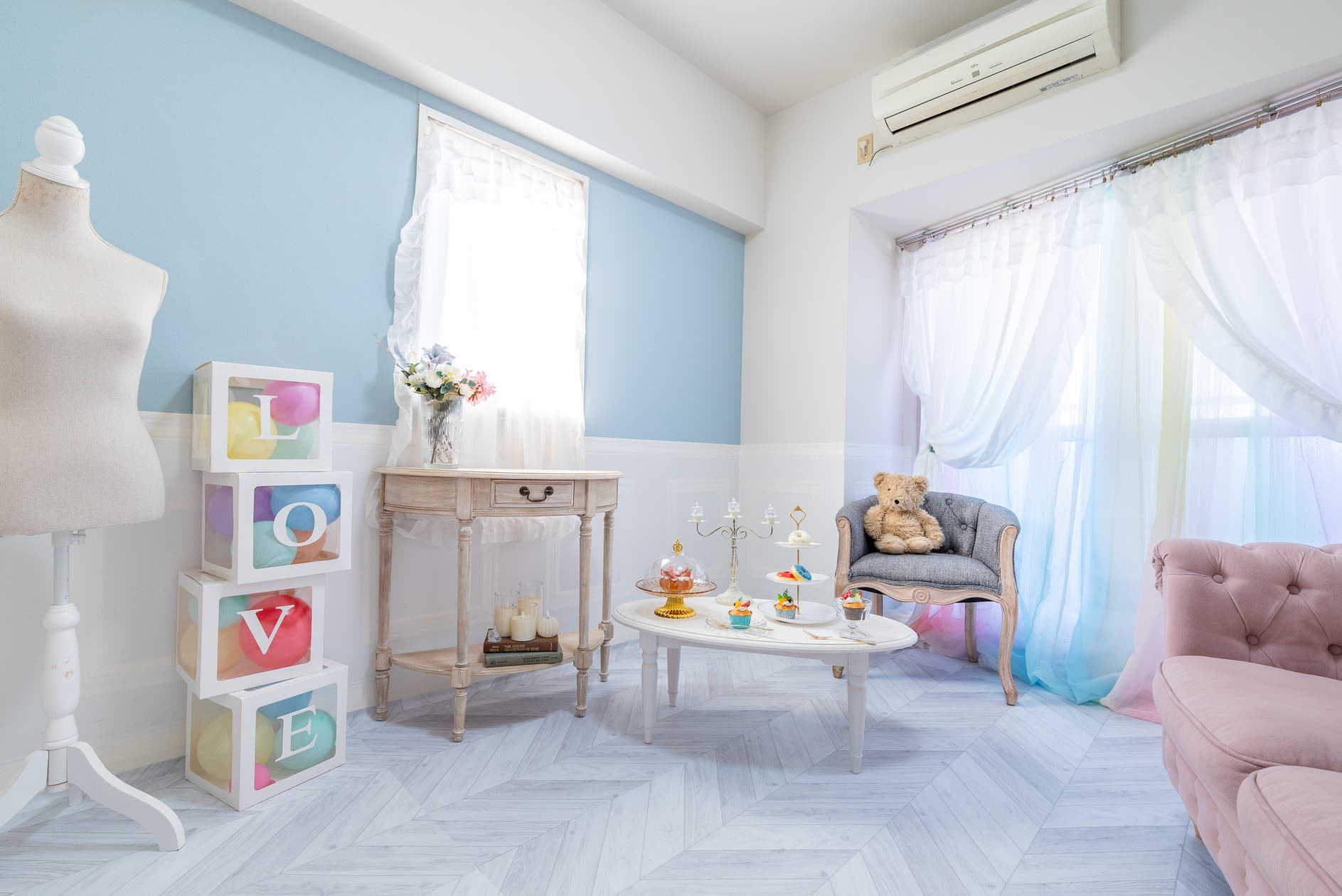 🎁今だけワンコイン💰名古屋6分｜ブルーグレー×コンクリ×ヴィンテージドアの3背景｜自然光フェミニンスタジオ｜ポトレ・推し誕の写真5