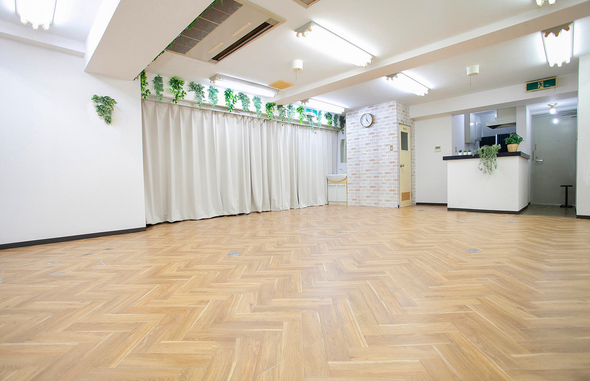 【東長崎駅2分、池袋付近】2面大型鏡計10m／広々48㎡スタジオでダンス・ヨガ・コスプレ・撮影・演劇におすすめ☆の写真7