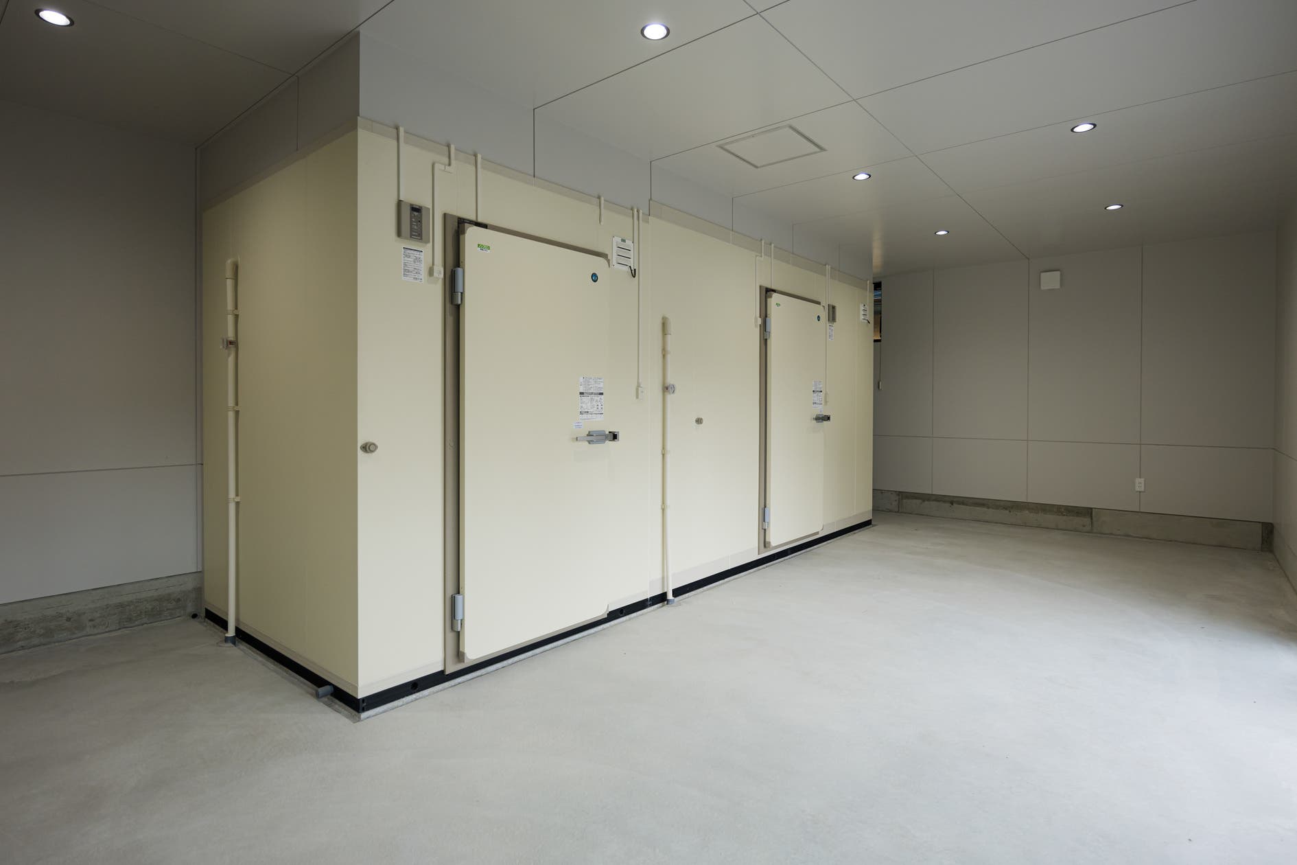 会議、料理撮影も可能な開放的な第2キッチンの写真9