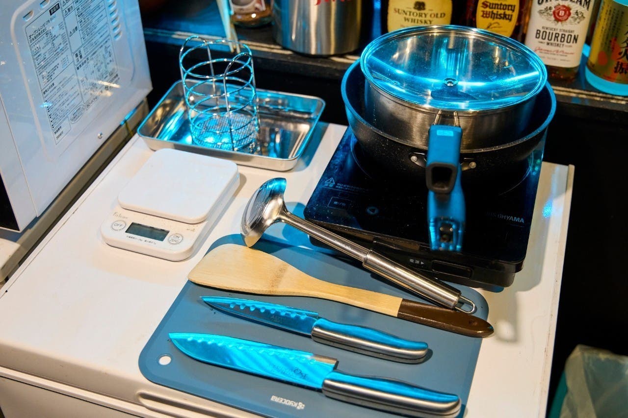 【JR五反田駅西口】駅徒歩7分のカラオケバー！ネオンキラキラでおシャレなBarです！の写真6