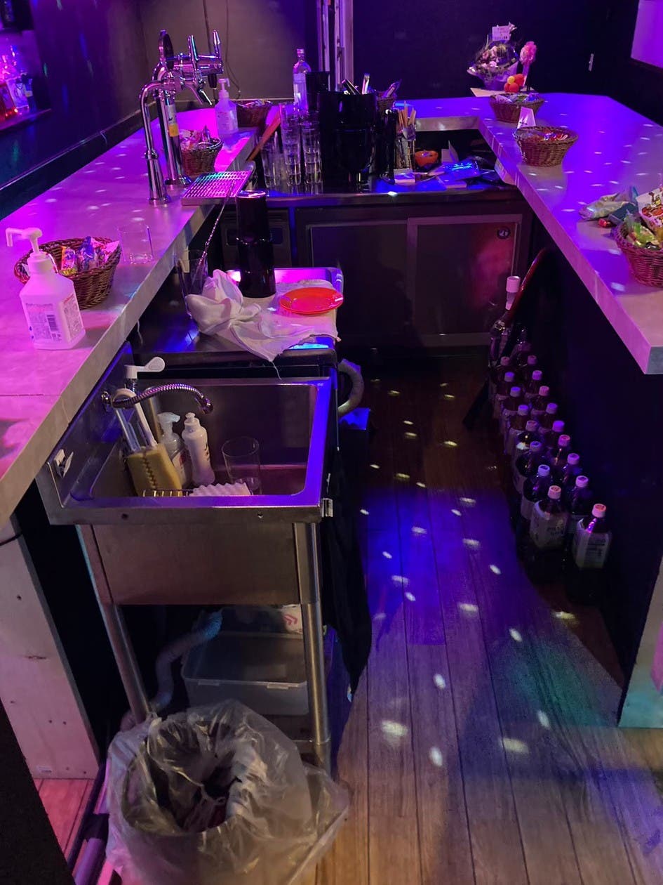 【JR五反田駅西口】駅徒歩7分のカラオケバー！ネオンキラキラでおシャレなBarです！の写真19