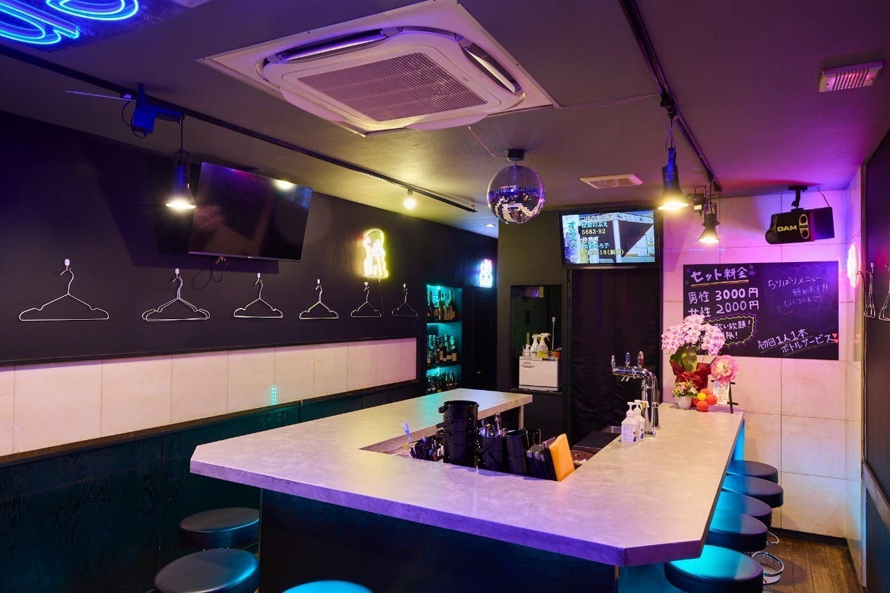 【JR五反田駅西口】駅徒歩7分のカラオケバー！ネオンキラキラでおシャレなBarです！の写真21