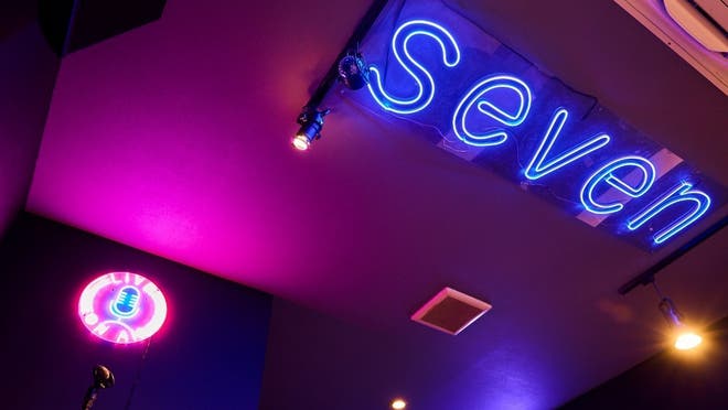 【JR五反田駅西口】駅徒歩7分のカラオケバー!ネオンキラキラでおシャレなBarです!の写真24