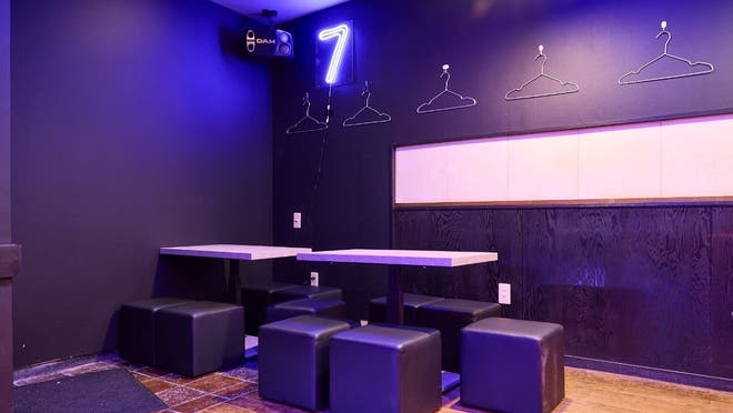 【JR五反田駅西口】駅徒歩7分のカラオケバー!ネオンキラキラでおシャレなBarです!の写真25