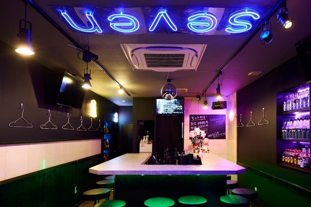 【JR五反田駅西口】駅徒歩7分のカラオケバー！ネオンキラキラでおシャレなBarです！の写真30